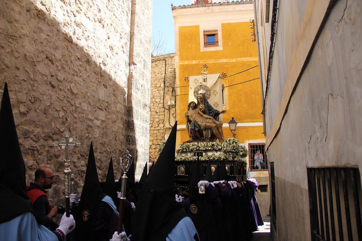 Crónica y galería fotográfica de la procesión En El Calvario