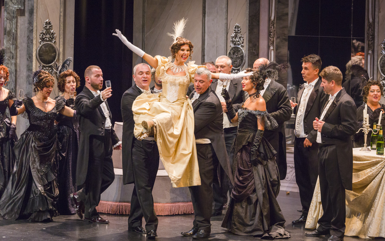 Noche de ópera en Cuenca con La Traviata de Verdi
